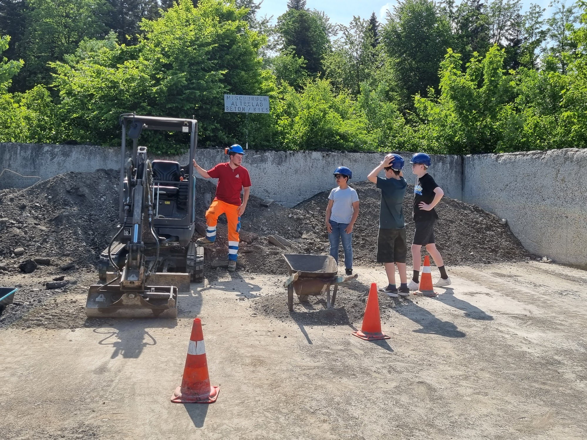 Sustra Tiefbau + Strassen AG :: Lehrstellenparcours Sursee, Seit 1956 ...